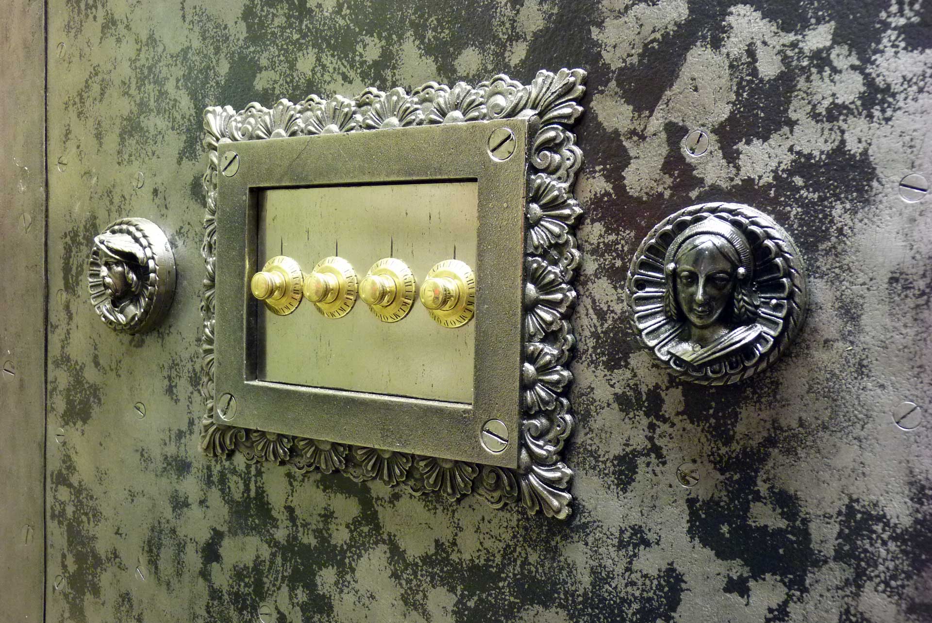 Coffre Fort Ancien - Vente de coffre fort restauré | Métalloïde